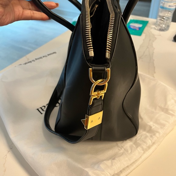 Givenchy | Bags | Givenchy Antigona Large Black With Gold Hardware ...